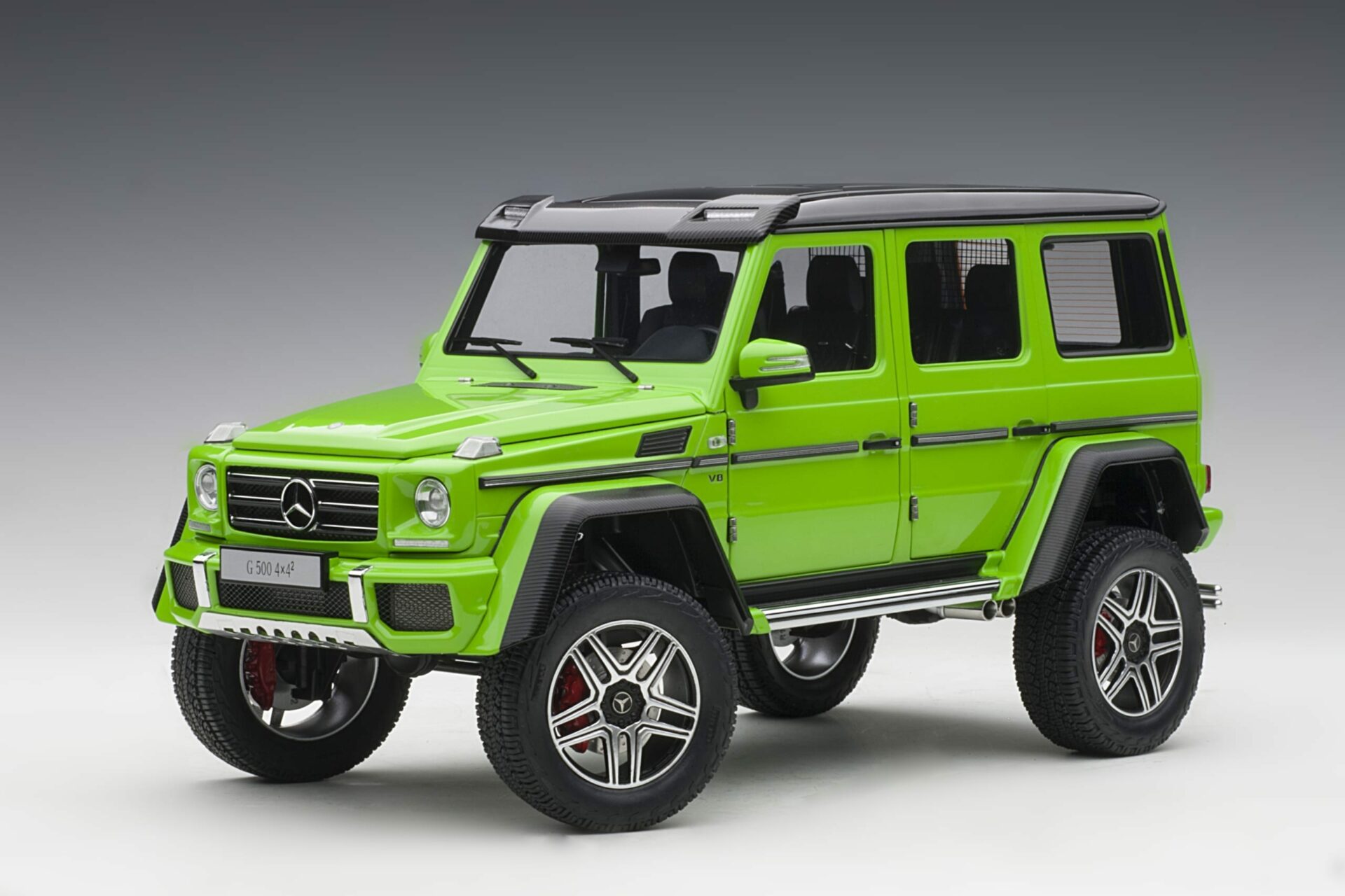 Mercedes-Benz G500 4×4² (Alien Green)