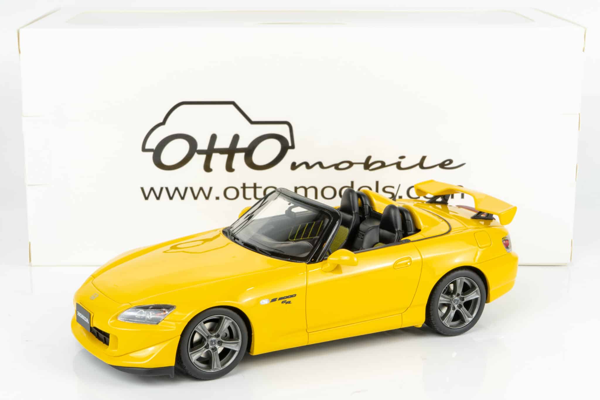 Otto Mobile Model Cars | 1:12 and 1:18 Scale Resin Models