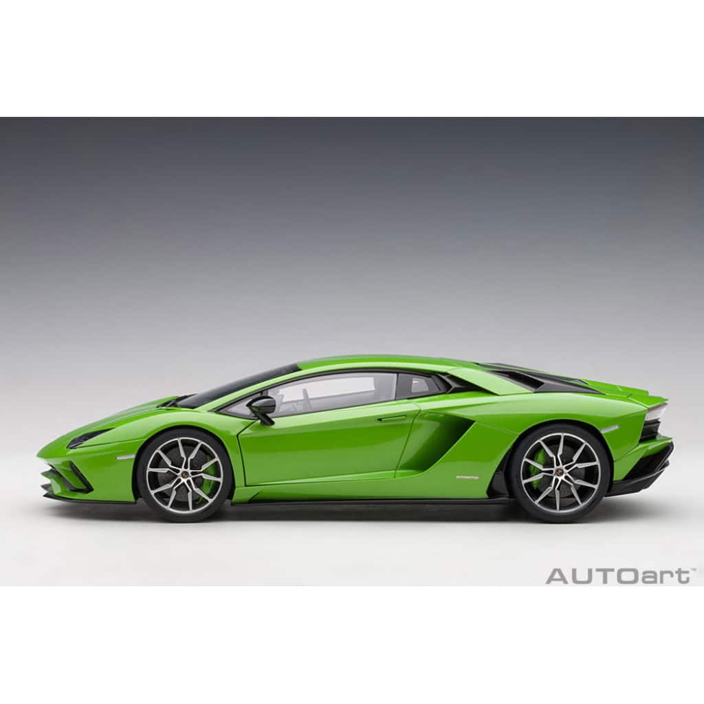 AUTOart - 1:18 Lamborghini Aventador S (Verde Mantis)