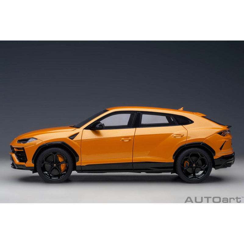 AUTOart - 1:18 Lamborghini Urus (Arancio Borealis)