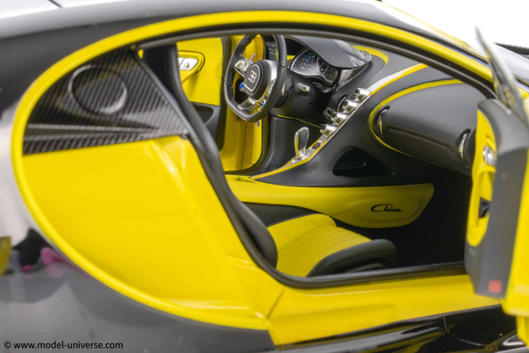 AUTOart - 1:18 Bugatti Chiron (Yellow Molsheim/Nocturne Black ...