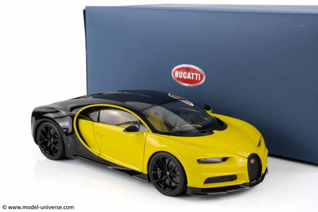 AUTOart - 1:18 Bugatti Chiron (Yellow Molsheim/Nocturne Black ...