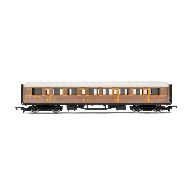 Hornby - RailRoad LNER, Composite Coach (R4332) OO Gauge | Model Universe