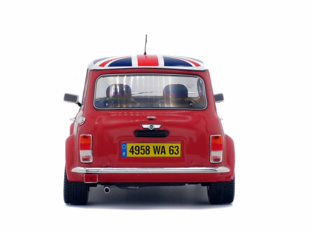 Solido - 1:18 Mini Cooper Sport 1997 Red w/English Flag