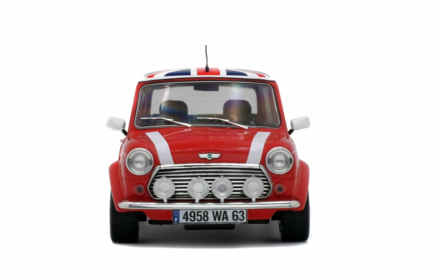Solido - 1:18 Mini Cooper Sport 1997 Red w/English Flag