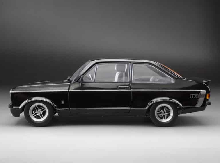 1:18 Ford Escort Mk.II RS Mexico (RHD) Black - Diecast Model - Sun Star